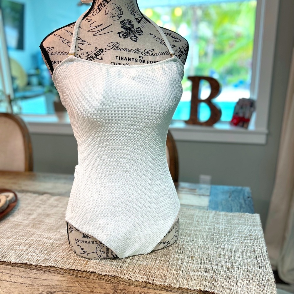 Hermoza Leonor One Piece Swimsuit Color White Gem